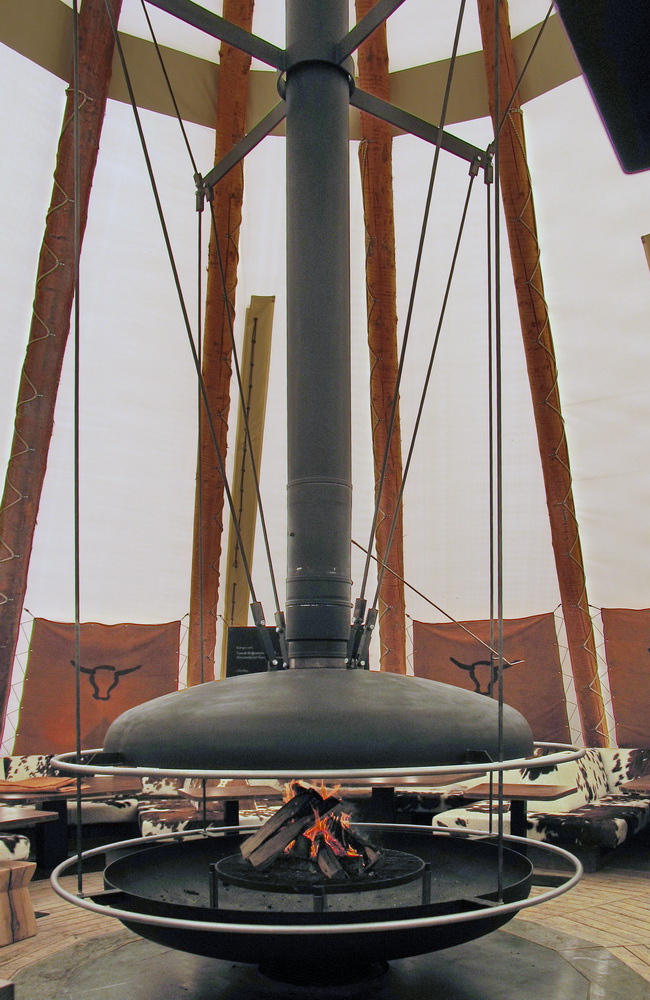 Cheminée Restaurant LaVacca Laax - Metall Werk Zürich AG